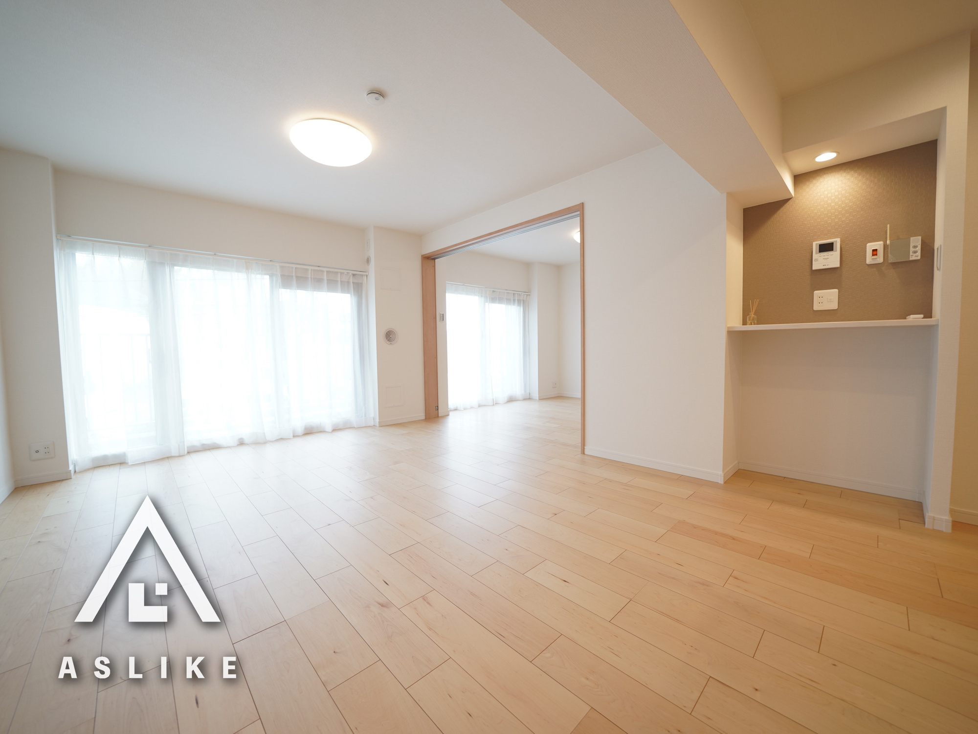 ワンちゃんネコちゃんと暮らせる、新規フルリフォーム済み3LDKが1400万円台で登場♪ 南向きでとても明るい快適空間です！｜松戸市の株式会社アスライク